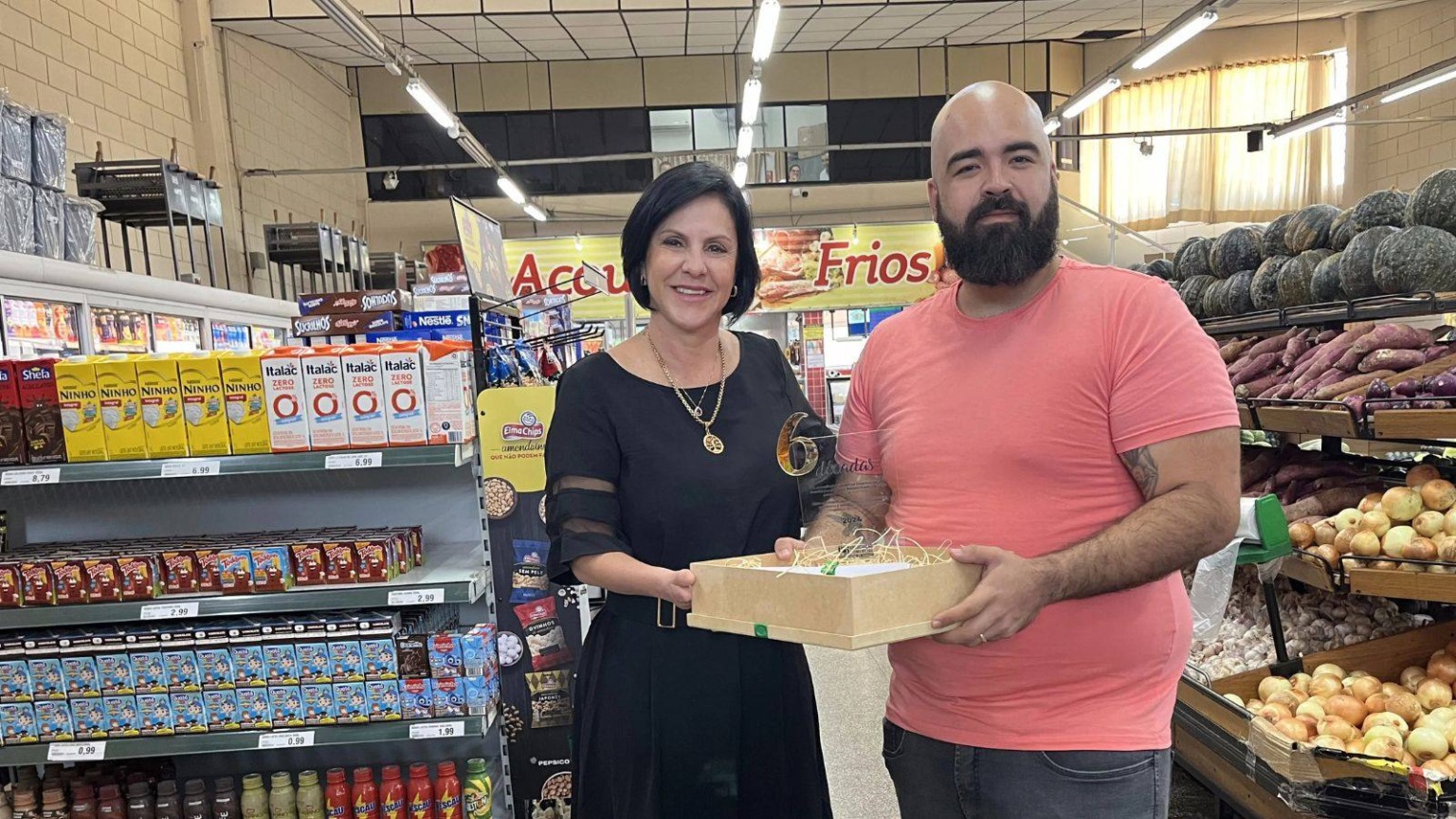 Supermercado Parazzi faz 60 anos e recebe homenagem da ACE Jundiaí
