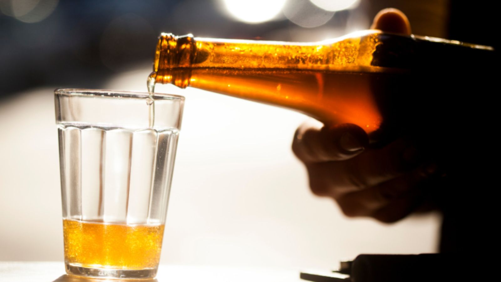 Álcool: qual a idade para parar de consumir e prevenir a demência?